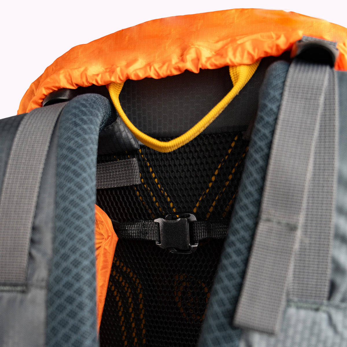 Ducks Back Raincover, Medium (35-45L)– Highlander Outdoor